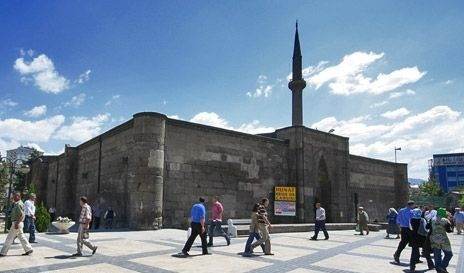 Hunat Hatun Medresesi - Ne Nerede