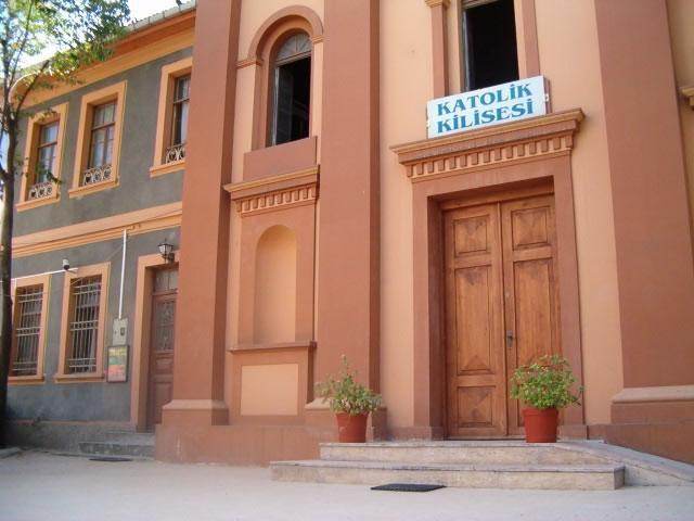 Mater Dolorosa Katolik Kilisesi - Ne Nerede